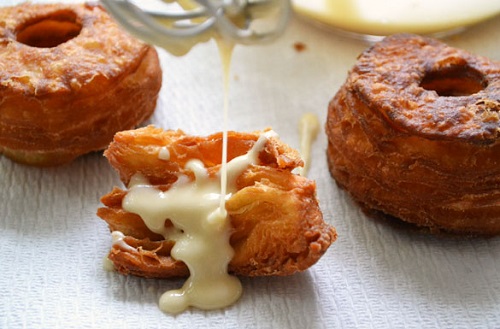 The Art of Cronuts: A Heavenly Fusion of Croissants and Donuts - DAILY ...